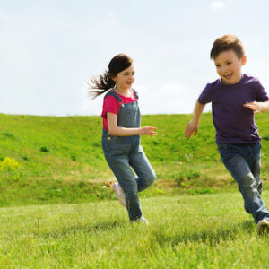 The Balloon pop relay game - How to play ? - Party Games 4 Kids